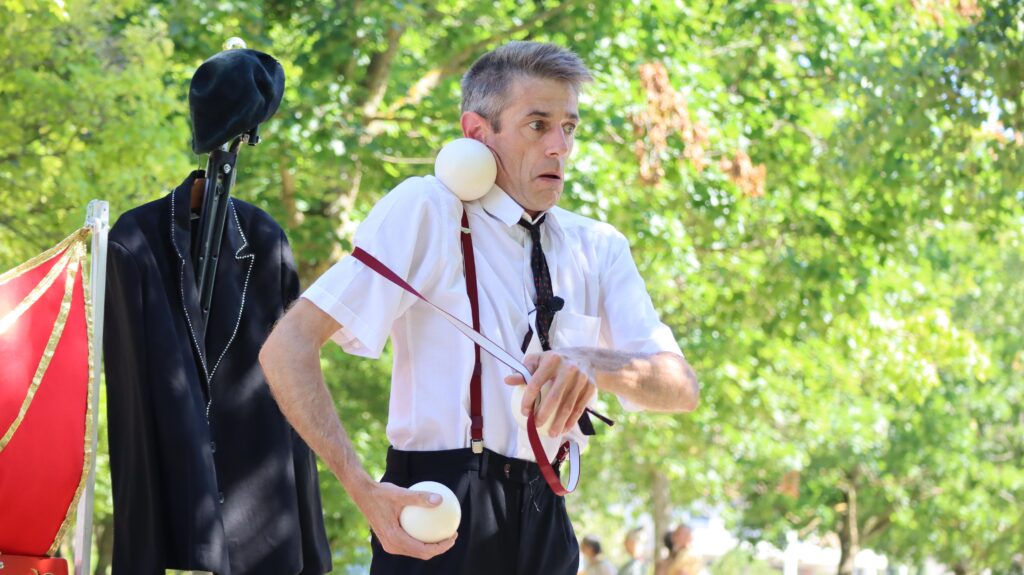 Mister Fly Circus - Comic juggling