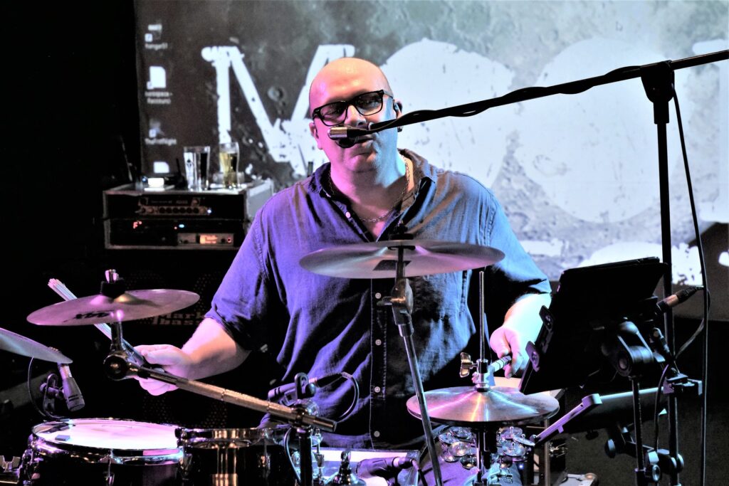 Moonlight - Pop rock and funk duet!