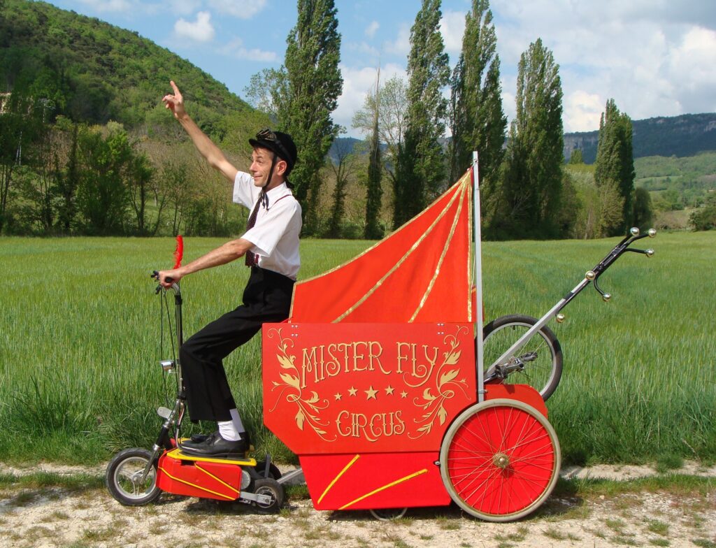 Mister Fly Circus - Comic juggling